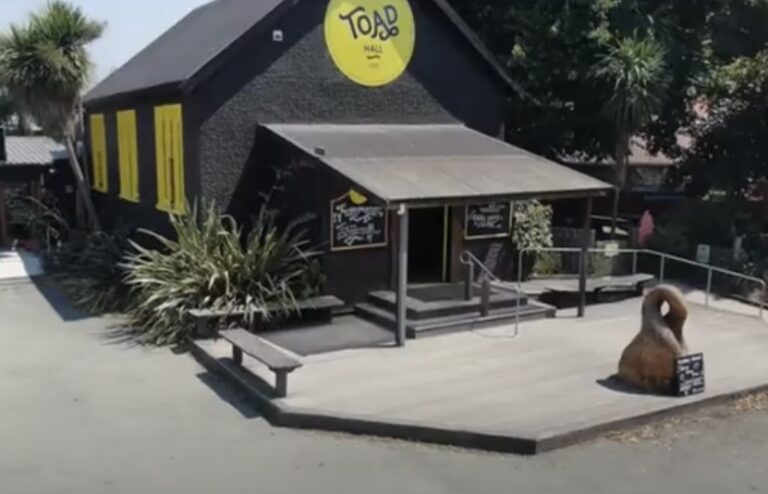 Toad Hall Motueka: Rustic Charm & Culinary Delights